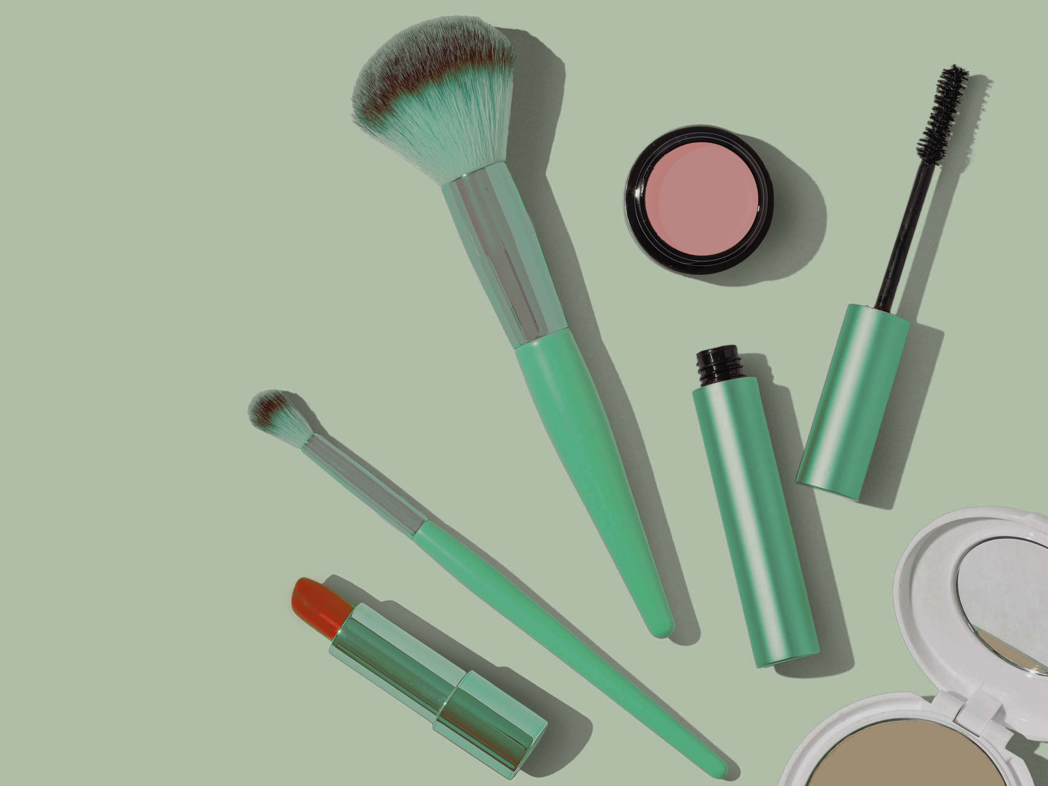 Makeup Effects On The Environment | Saubhaya Makeup